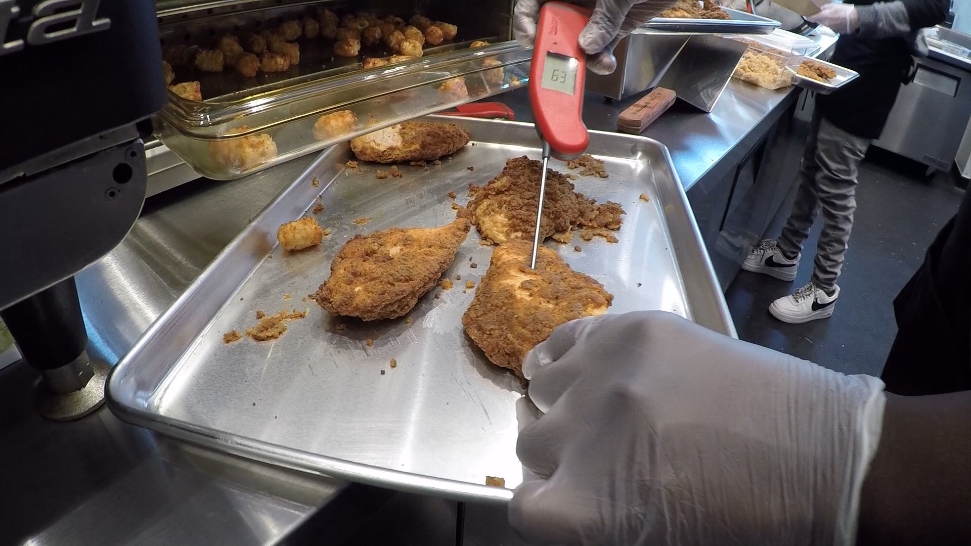 First organic fast-food chain opens Bellevue kitchen | king5.com