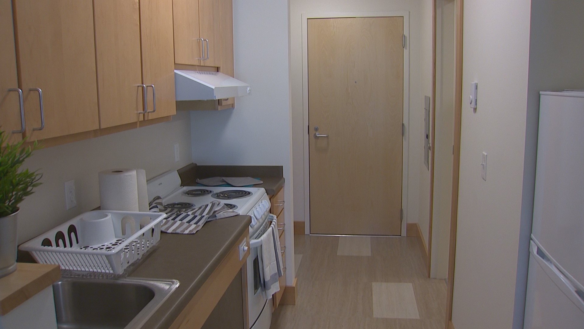 New complex offers housing to homeless with disabilities | king5.com